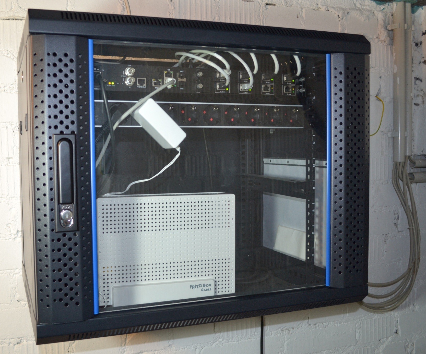 Fast Internet in the apartment house - GIGA Copper Networks